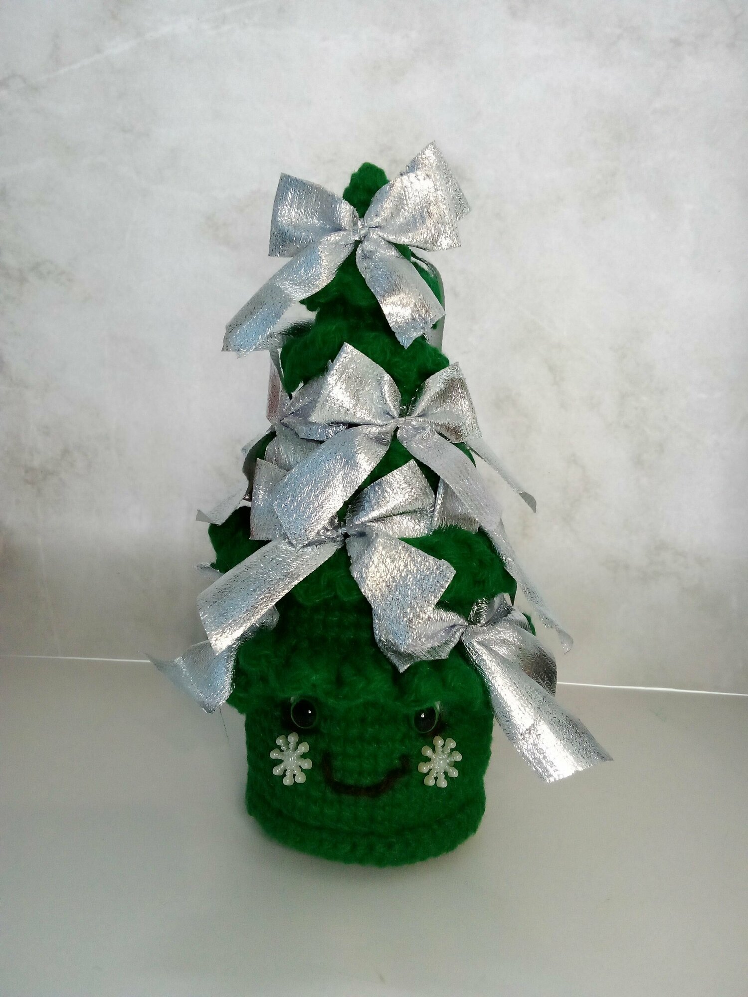 Мягкий вязаный сувенир Ёлочка. Ручная работа. 21см.