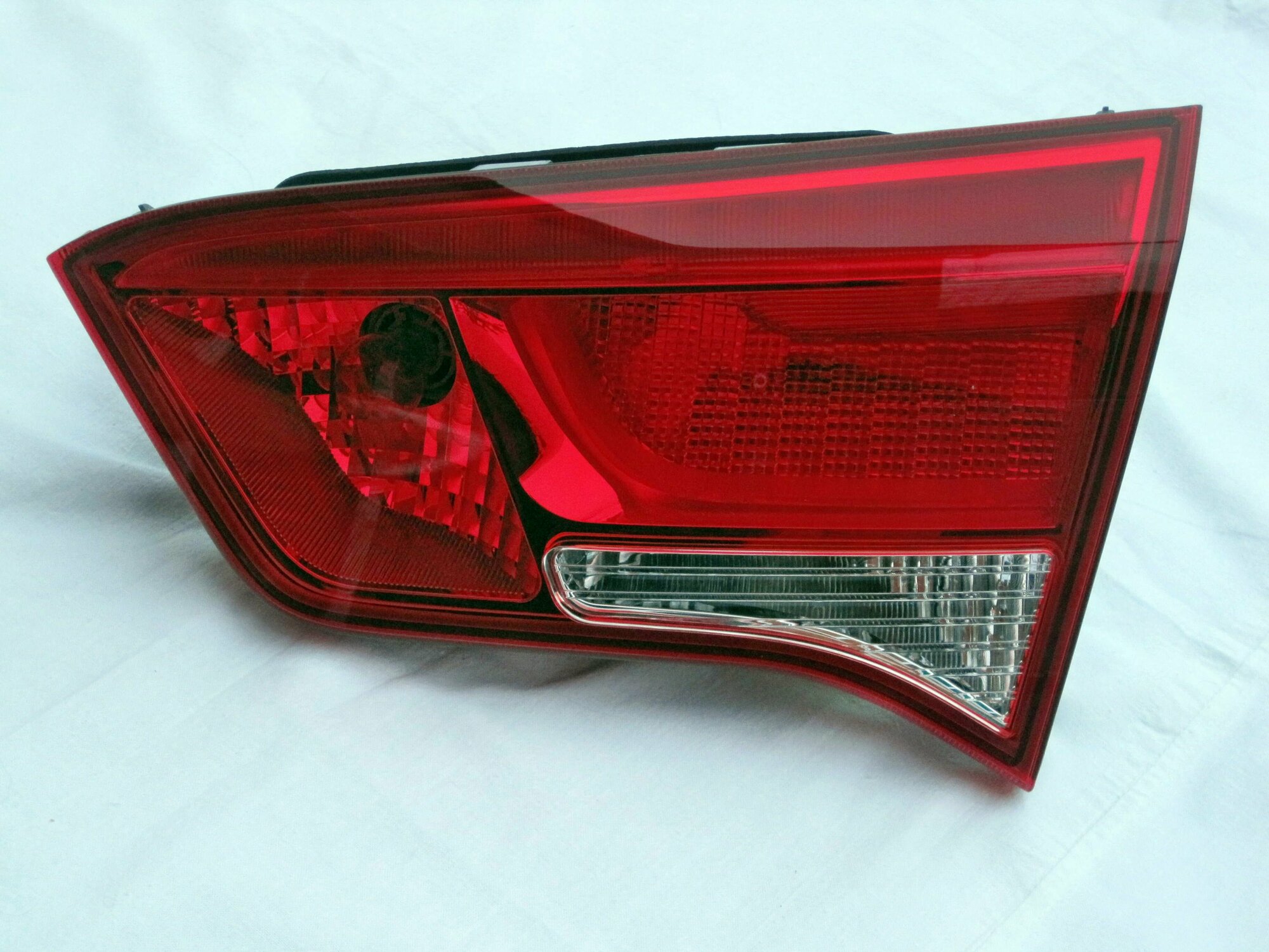 Светодиодный фoнарь Led задний правый в кpышку багaжника Kиа Pио 3 Кiа Rio 3 2015-2017 седан