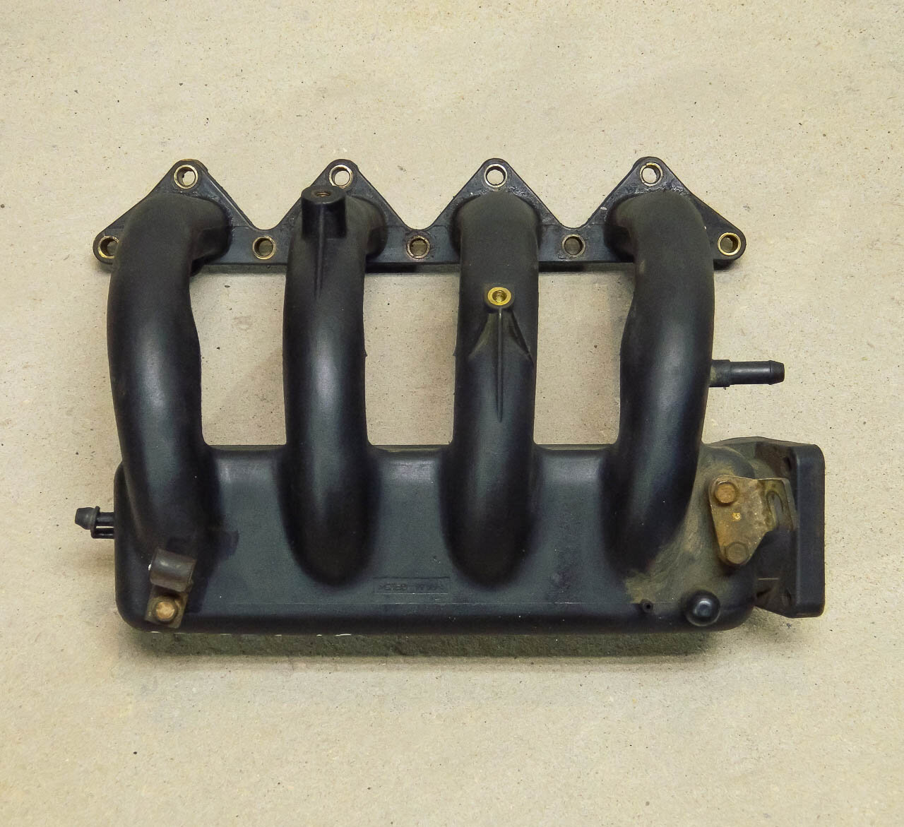 Коллектор впускной Hyundai Accent I (X3) G4EK