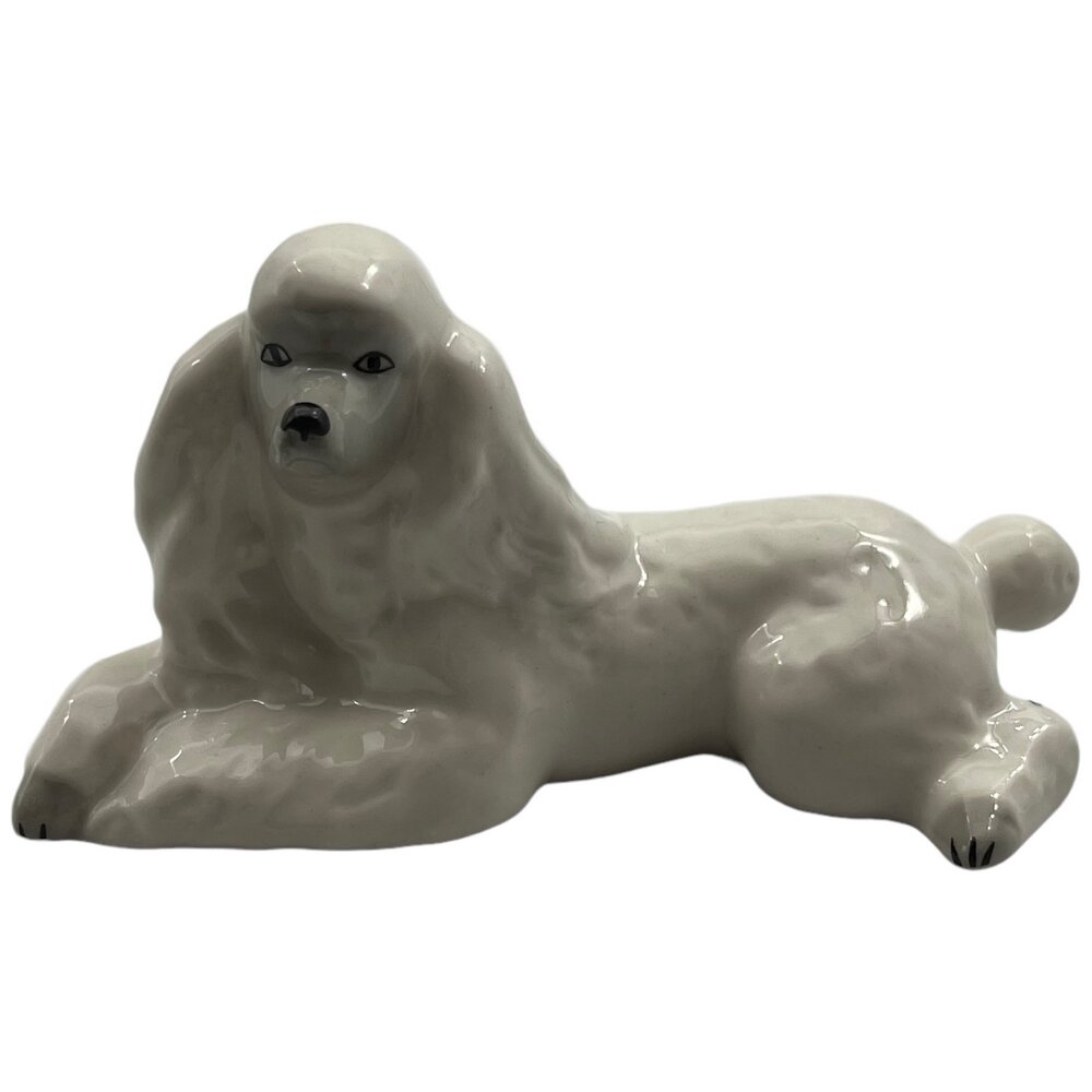 Фарфоровая статуэтка "Белый пудель лежащий" 1950-1960 гг. Автор Линчевская Т. С, ЛФЗ, СССР