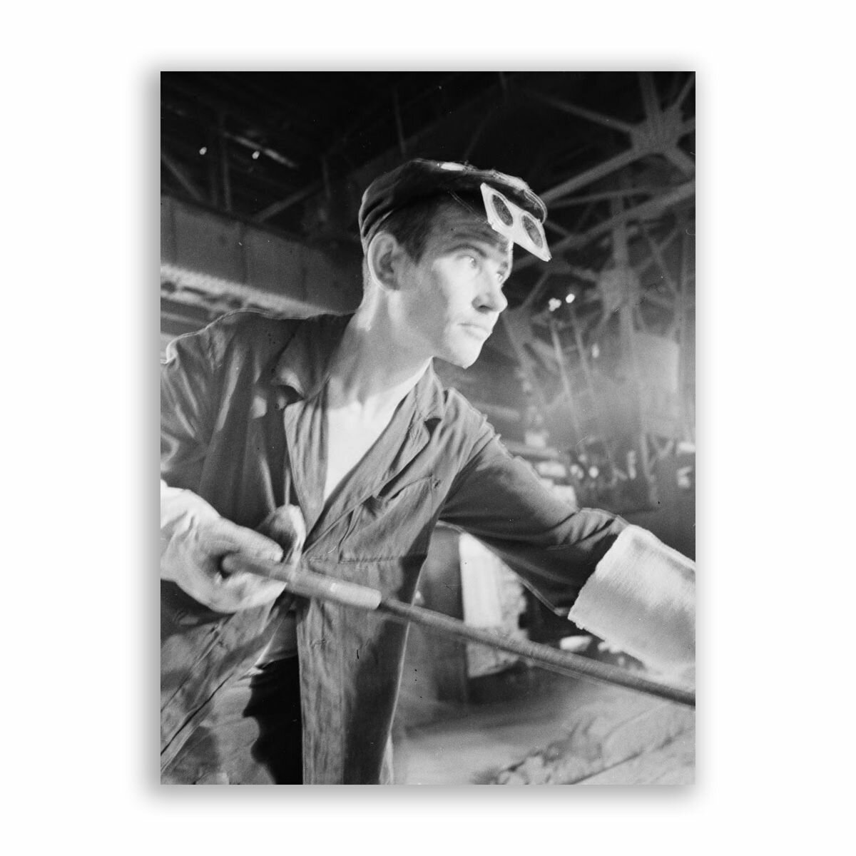 Советский постер, плакат на бумаге / Советские рабочие / Размер 40 x 53 см