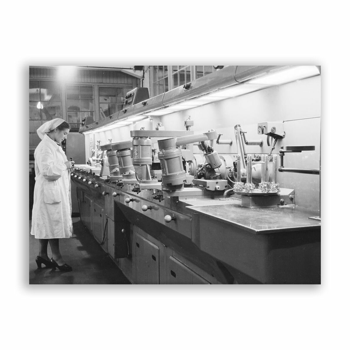 Советский постер, плакат на бумаге / Советские рабочие / Размер 40 x 53 см