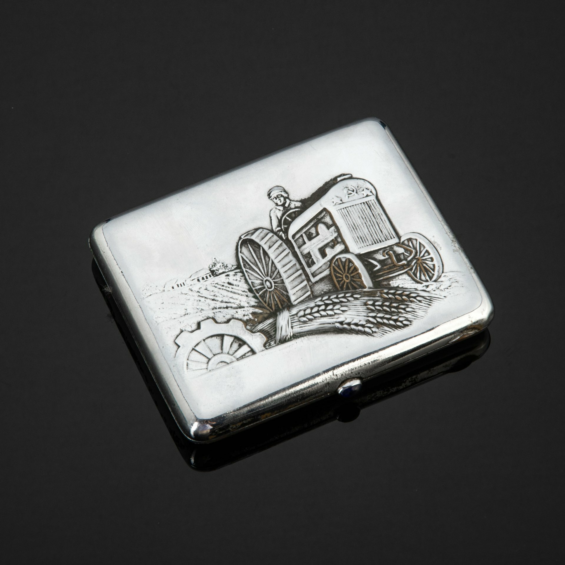 Портсигар агитационный "Тракторист", металл, серебрение, СССР, 1920-1930 гг.