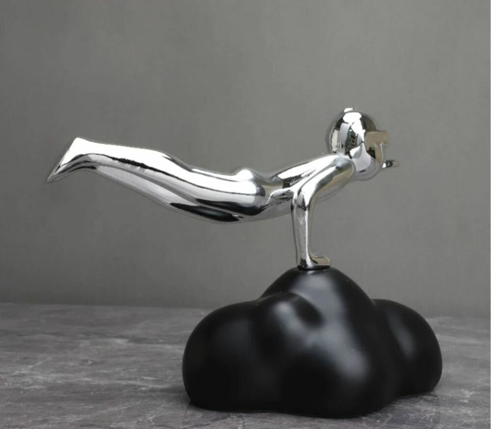 Статуэтка человек летящий черный серебристый спортсмен абстракция Flying Man Sotogrande