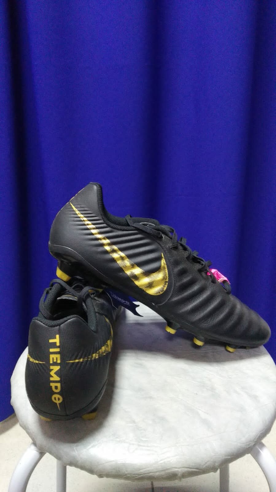 Для футбола NIKE размер 45 ( длина по стельке 29 см ) бутсы из Натуральной Кожи футбольные и регбийные Черные