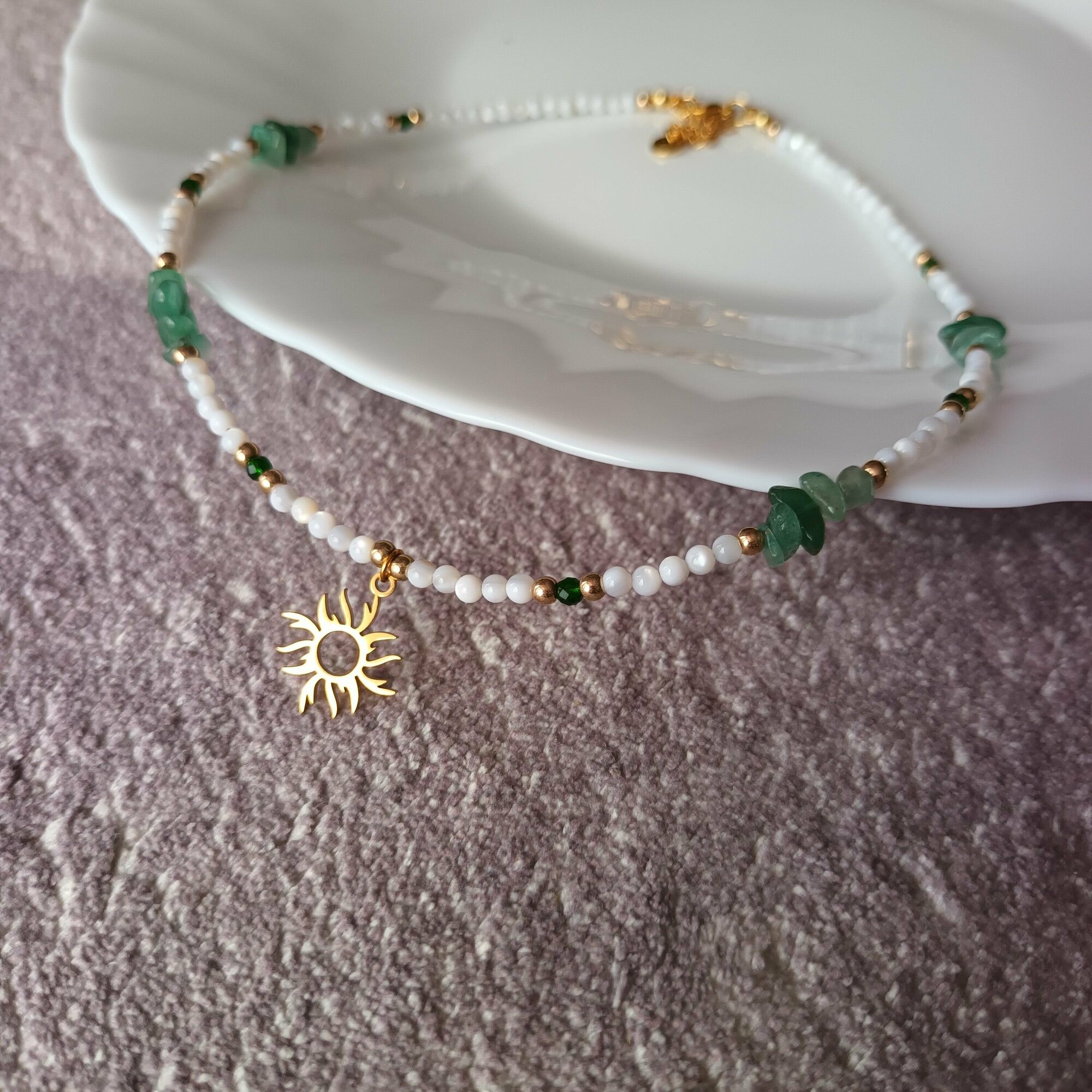 Колье, авантюриновое стекло, перламутр