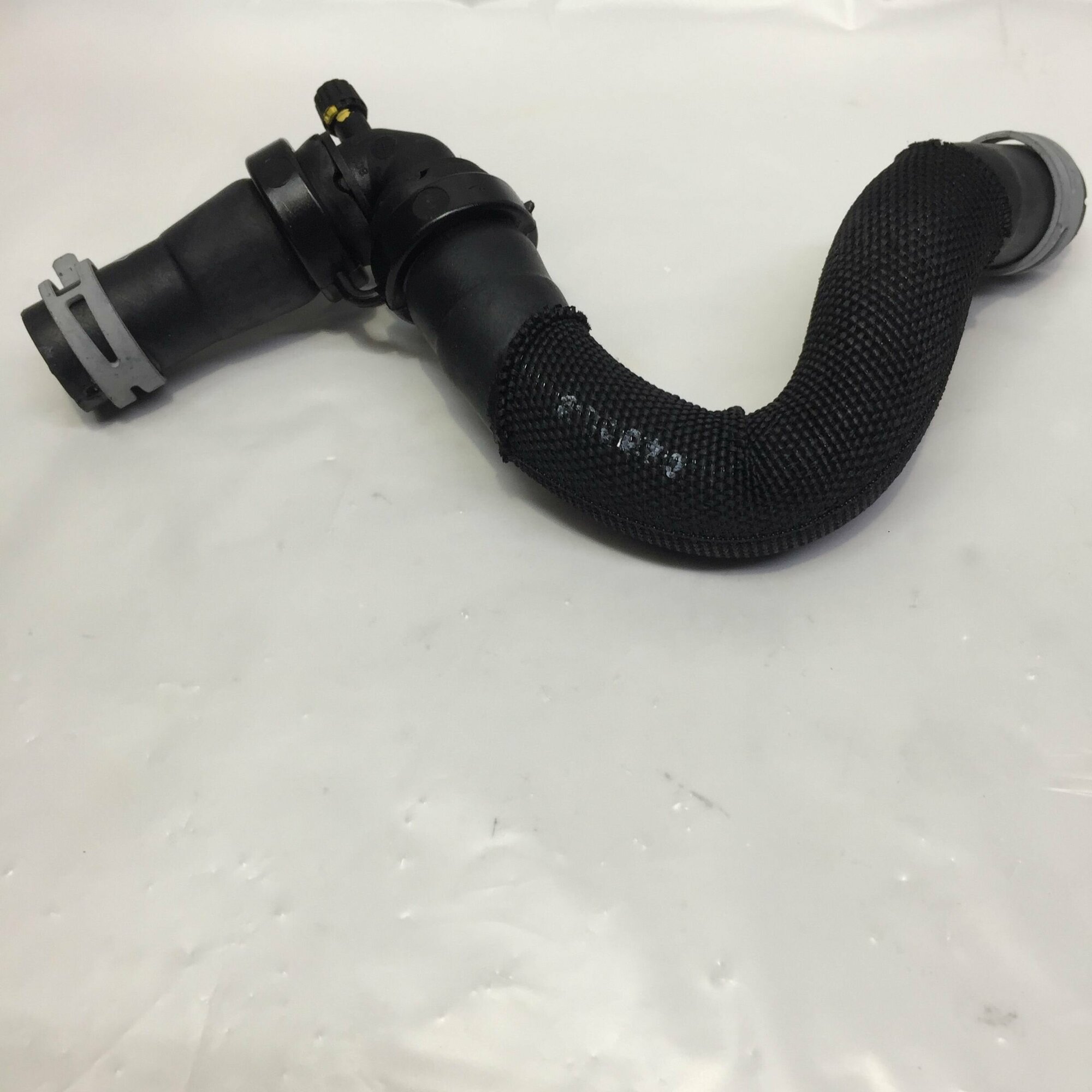 Патрубок радиатора RENAULT 924105853R Arkana