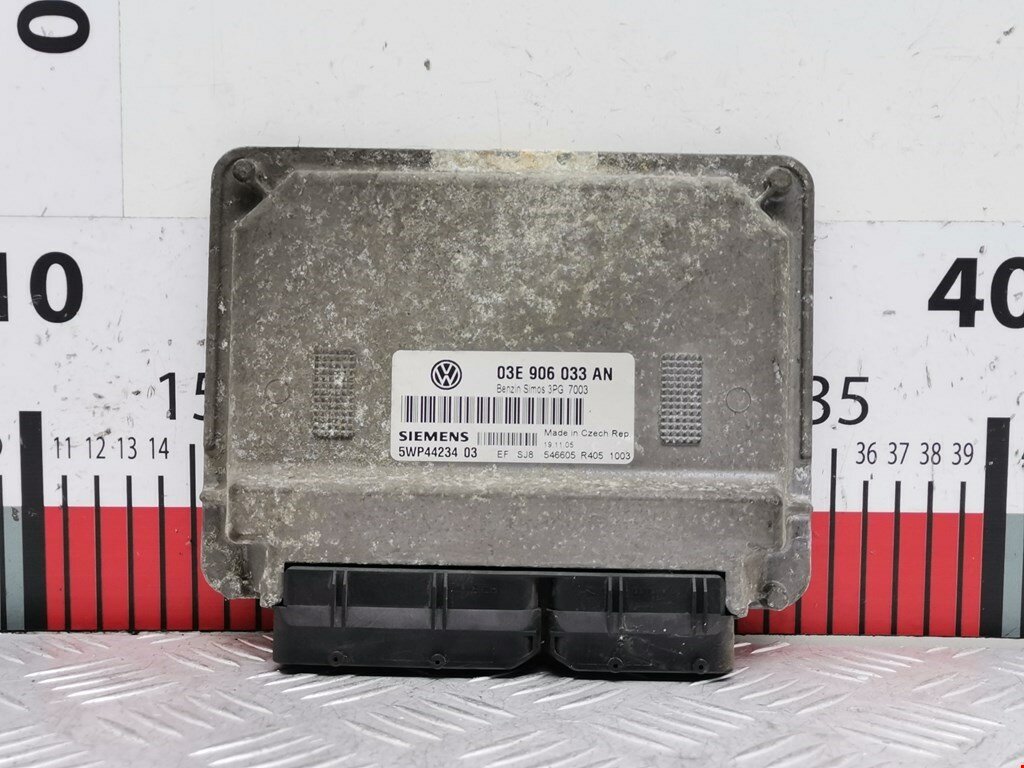 Блок управления двигателем Skoda Fabia 1 03E906033AN арт. 1865184
