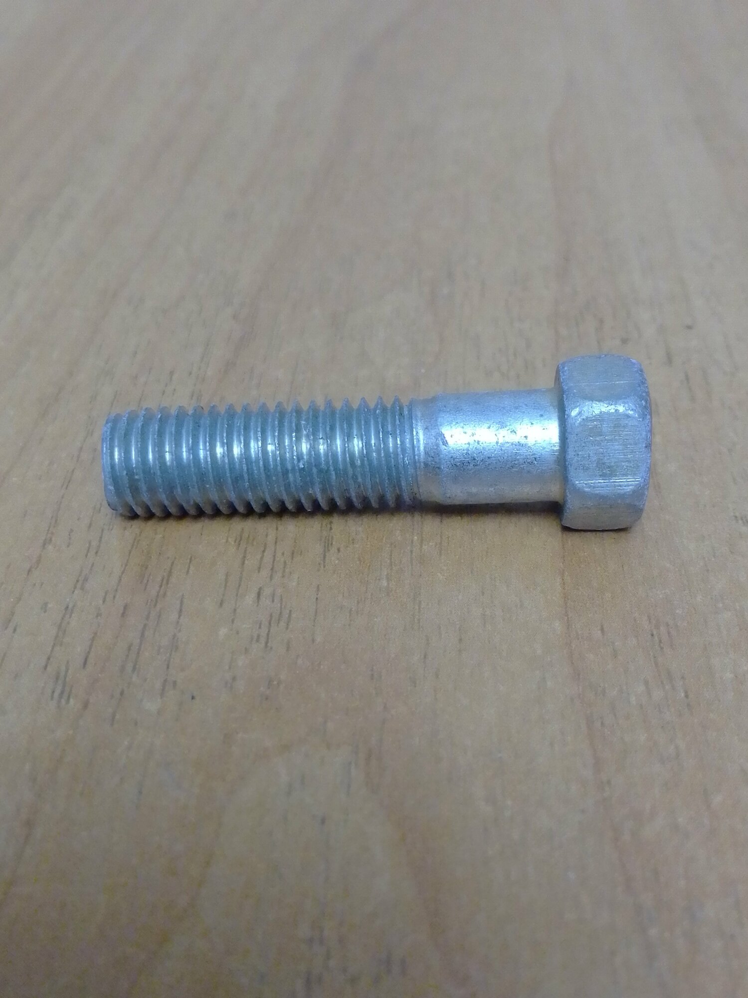 Болт М10х1,5х40 для автомобилей. Красная Этна 290775-П29