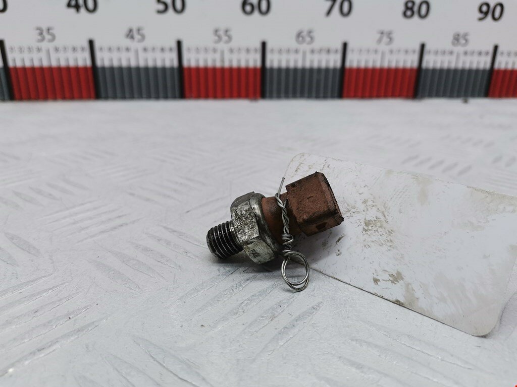 Датчик давления масла BMW 1-Series (E81/E82/E87/E88) 12611710509 арт. 2059728