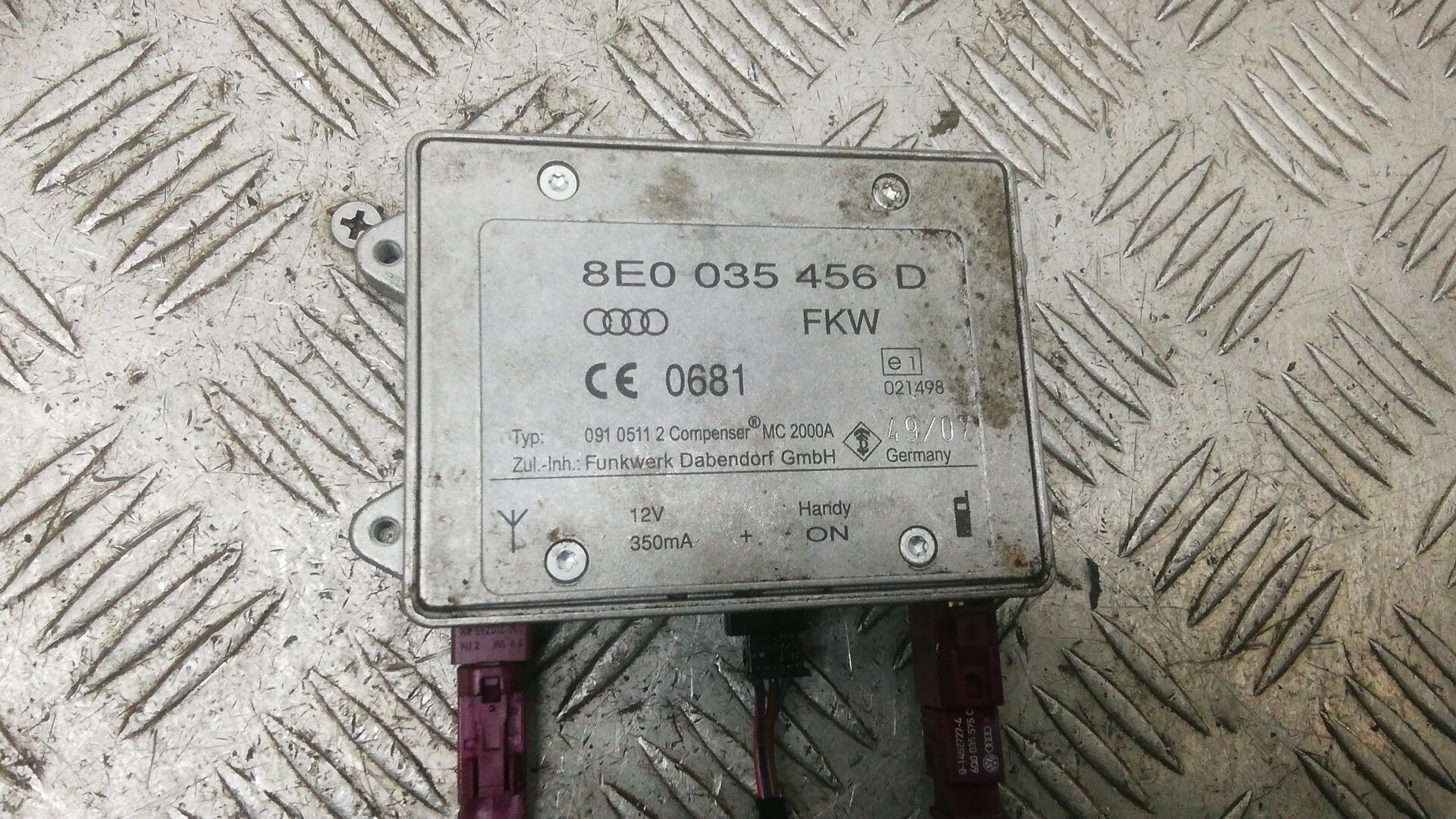 Усилитель антенны AUDI A6 C6, Номер 8e0035456d