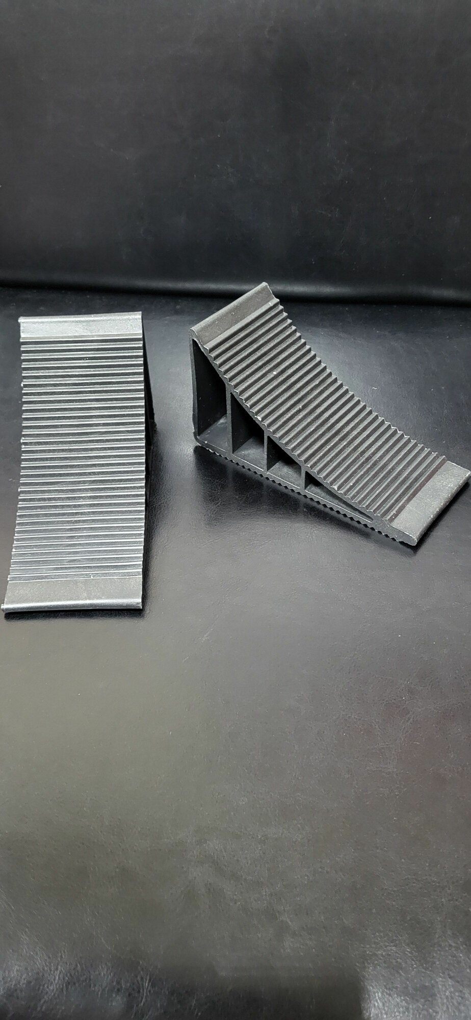 Упор-башмак противооткатный 67х170х85 (Комплект 2 шт ) ARNEZI