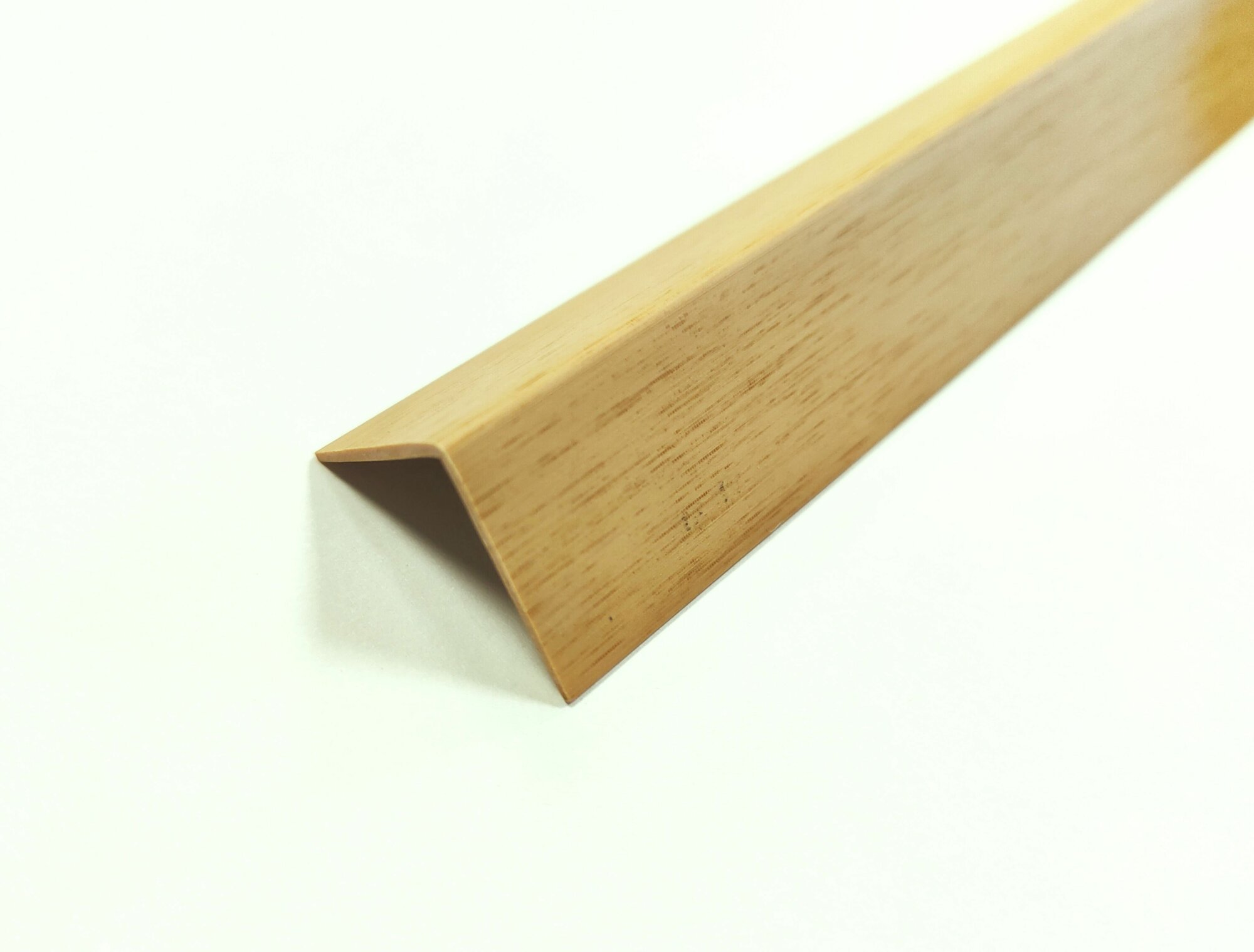 Уголок пластиковый ПВХ декоративный для откосов 20х20 мм длина 2,7м CEZAR (Польша), Е200037 Горный Дуб, 10шт