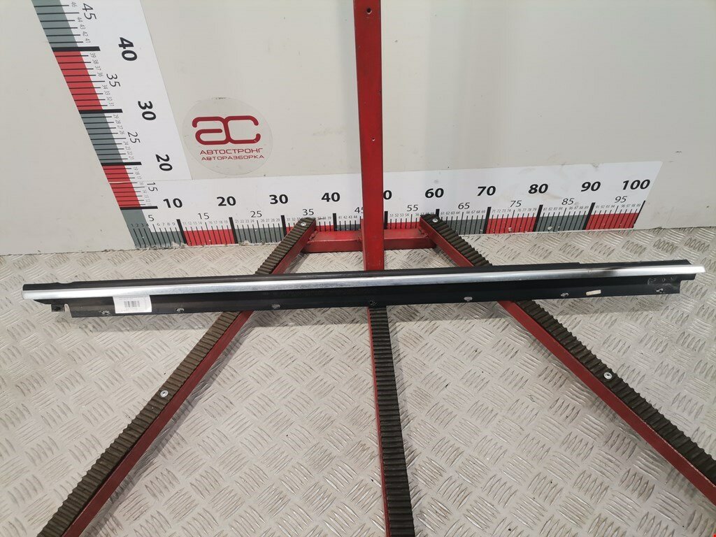 Накладка декоративная (молдинг) стекла двери передней правой Audi A6 C5 4B0853284M арт. 2177112