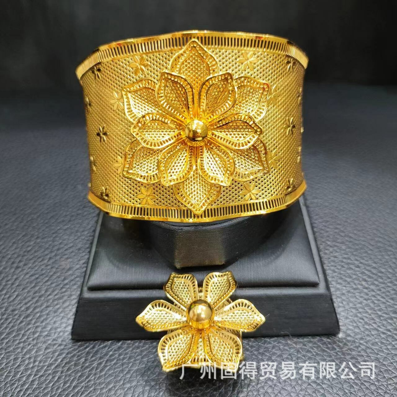 Комплект бижутерии