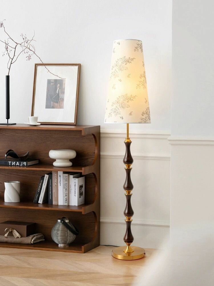 Ретро-торшер в пасторальном стиле из цельного дерева