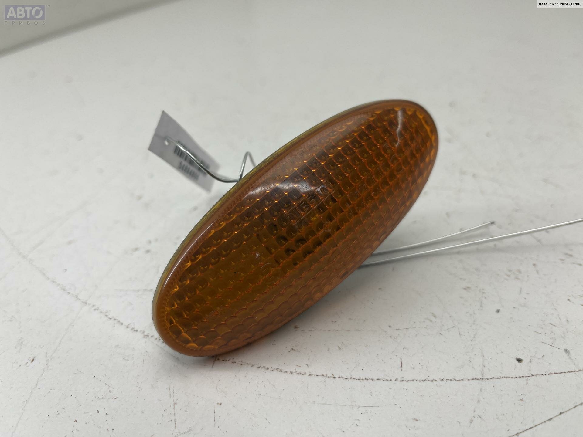 Повторитель поворота левый Nissan Almera Tino