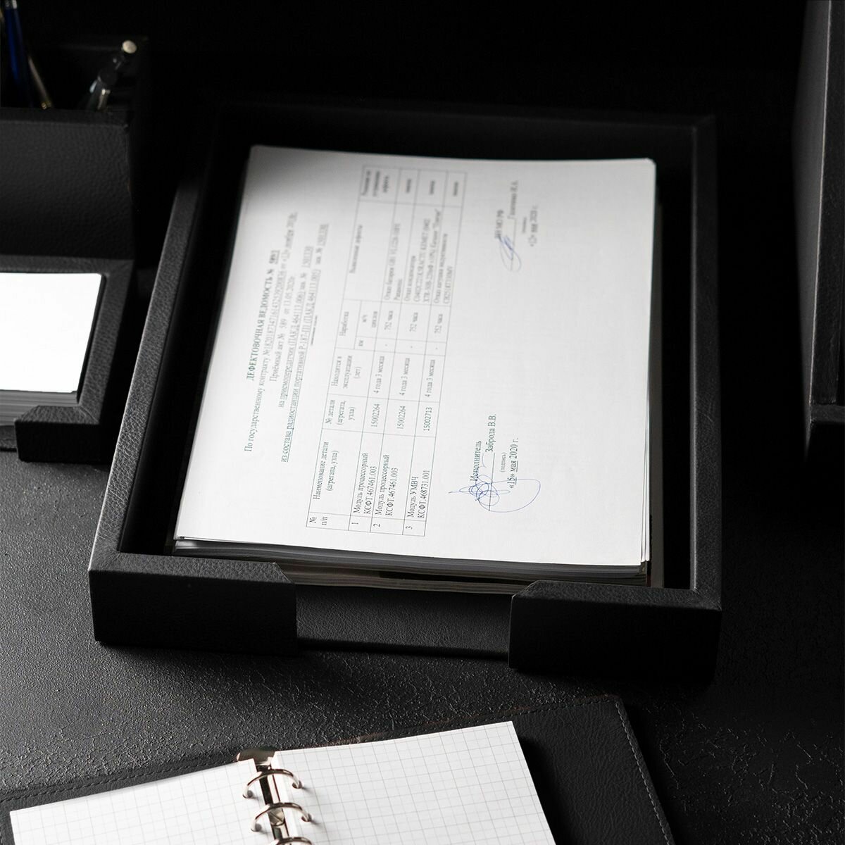 Кожаный горизонтальный лоток для бумаг А4, Grays Black by J.Audmorr, черный