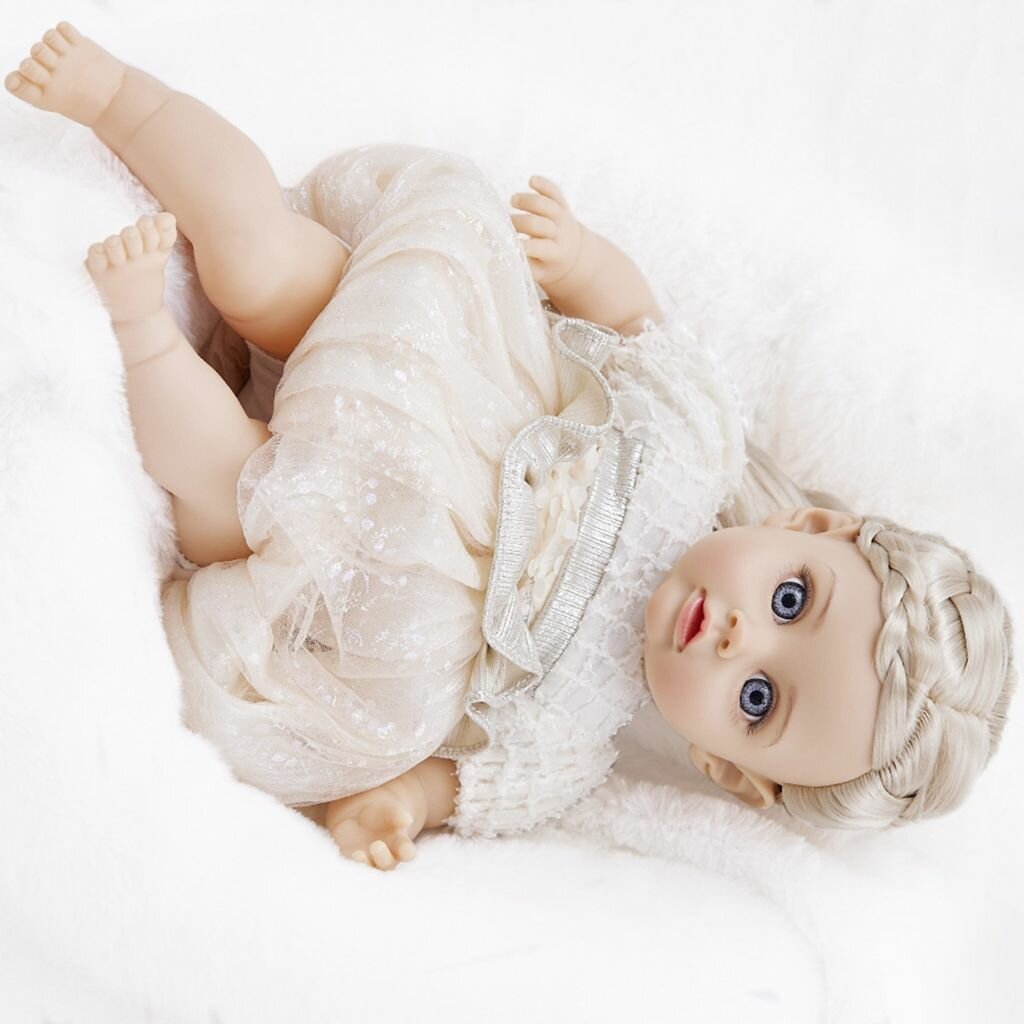 С куклой реборн ребенок кукла детские игрушки