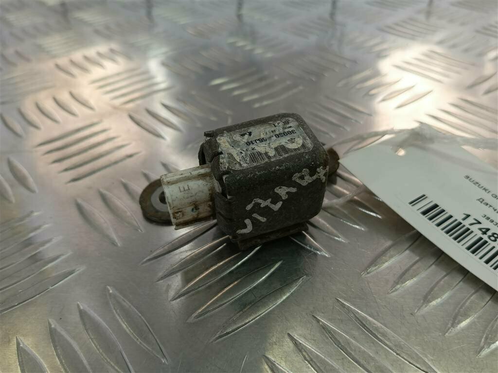 Датчик удара (AIR BAG) Б/У для SUZUKI Grand Vitara II (2005—2008) 3893065J10