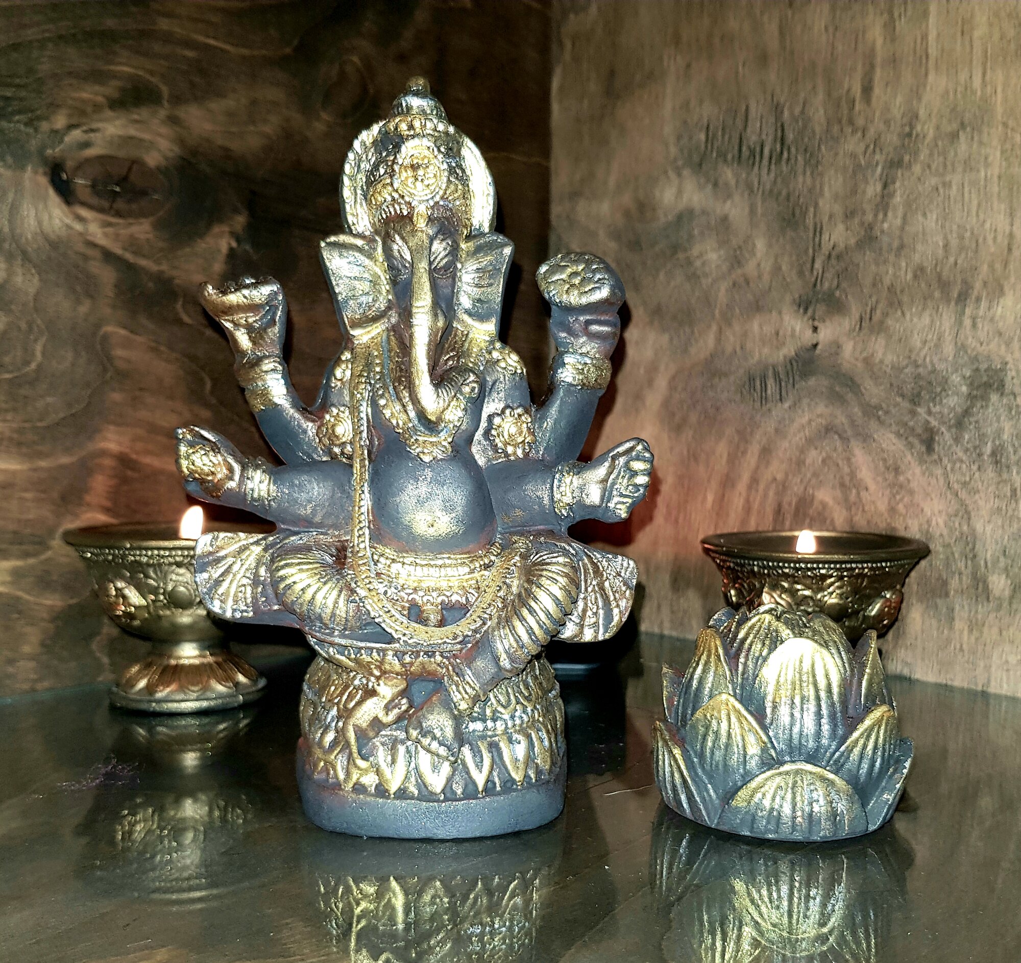 Набор статуэток Бог Ганеша большой с лотосом, 18 см