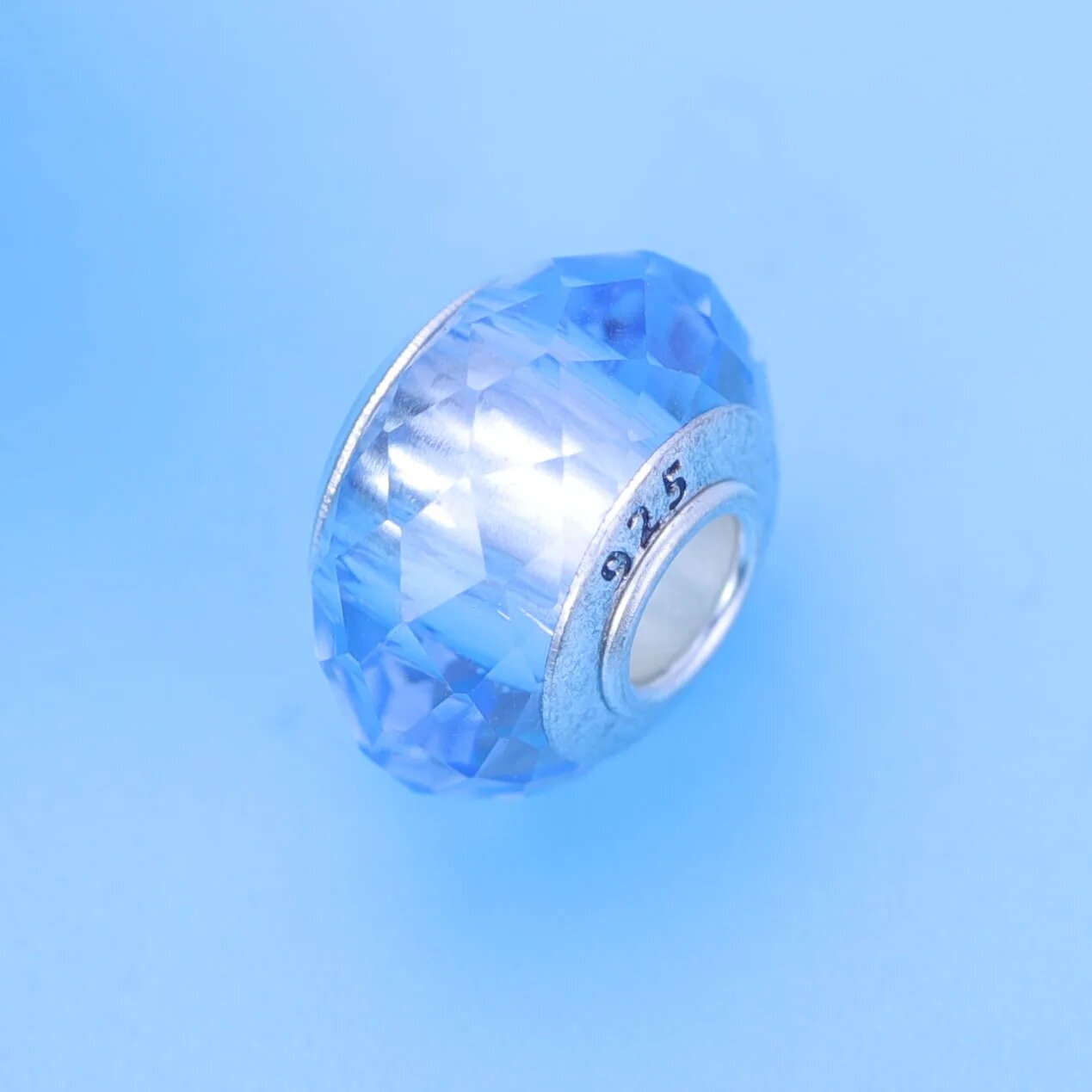 Бусина Pandora из серебра 925 с кристаллом, цвет YW15222C