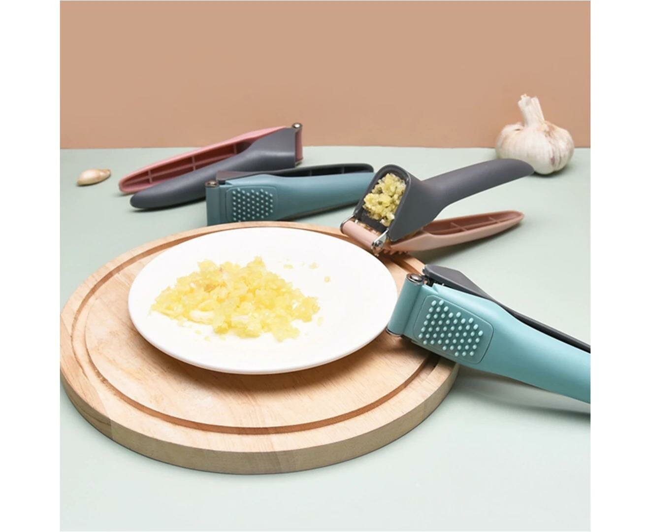 Дробилка для чеснока и имбиря из нержавеющей стали, ручная, для кухни, готовки, овощей, размер 17 x 4 см, количество 1 шт, цвет случайный