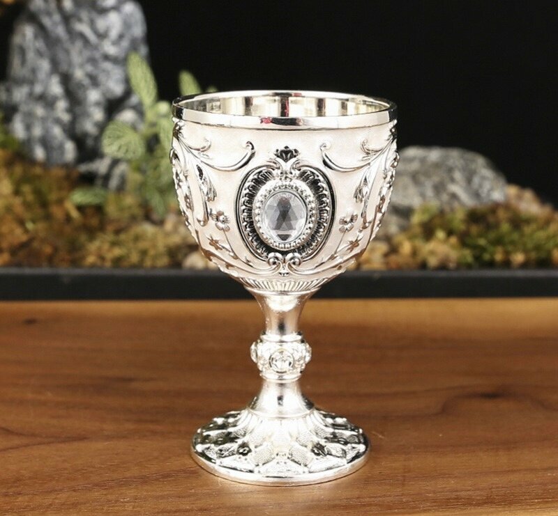 Элегантные винтажные бокалы для вина, 2 шт. бокалы для вина на ножке из цинкового сплава, ретро золотые и зеленые декоративные бокалы для домашнего бара, вечеринки