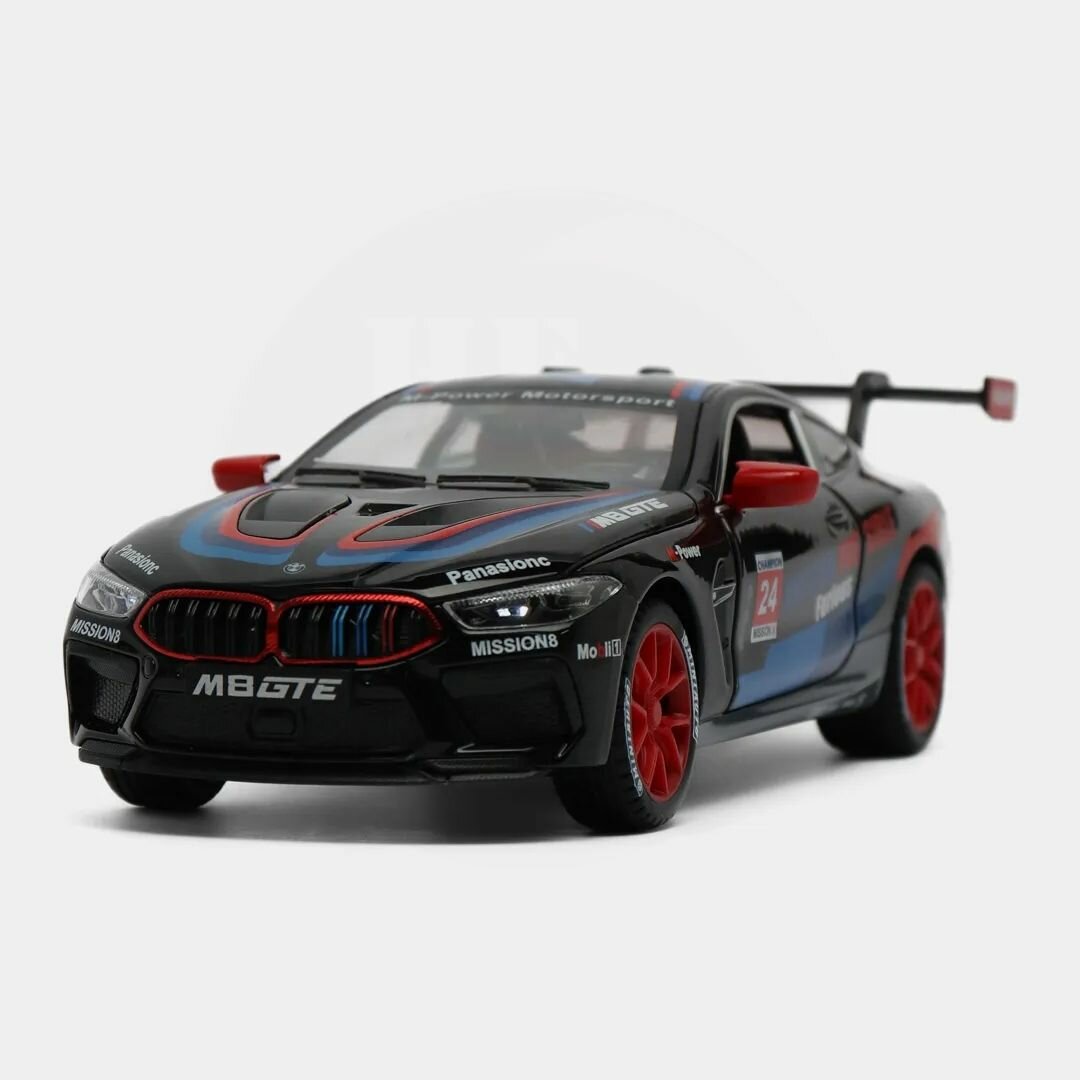 BMW M8 коллекционная металлическая инерционная машинка, модель 1:24 21см БМВ М8 с открывающимися дверьми, капотом, багажником и звуковыми и световыми эффектами