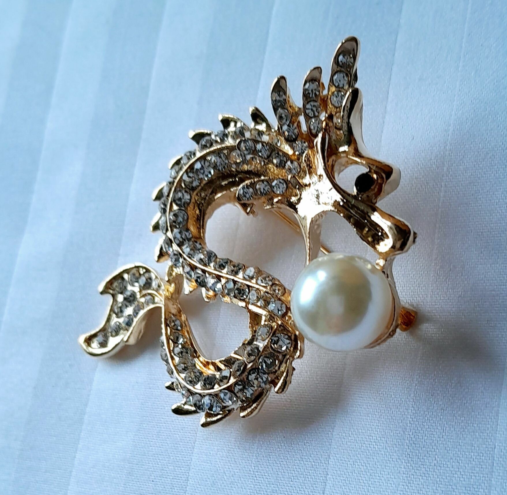 Брошь, искусственный камень, стразы