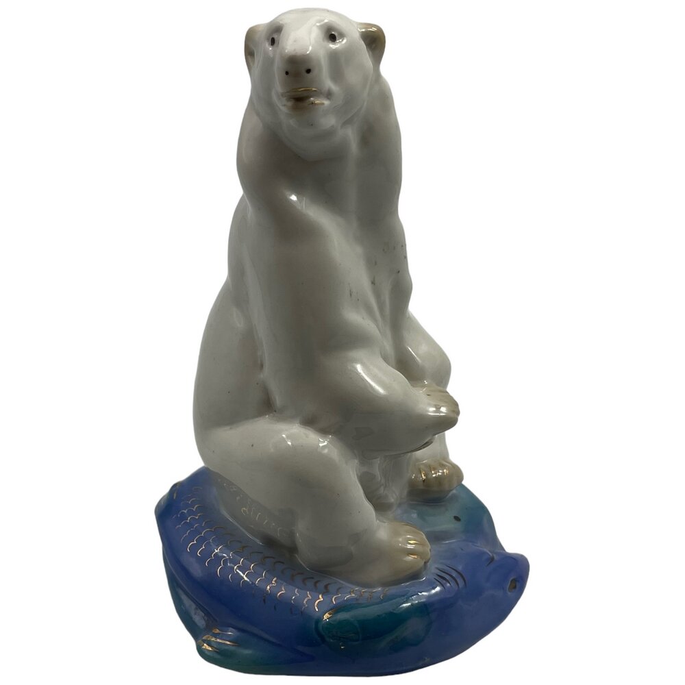 Фарфоровая статуэтка "Медведь с рыбой" 1950-1960 гг. Артель Художественная керамика - Гжель, СССР