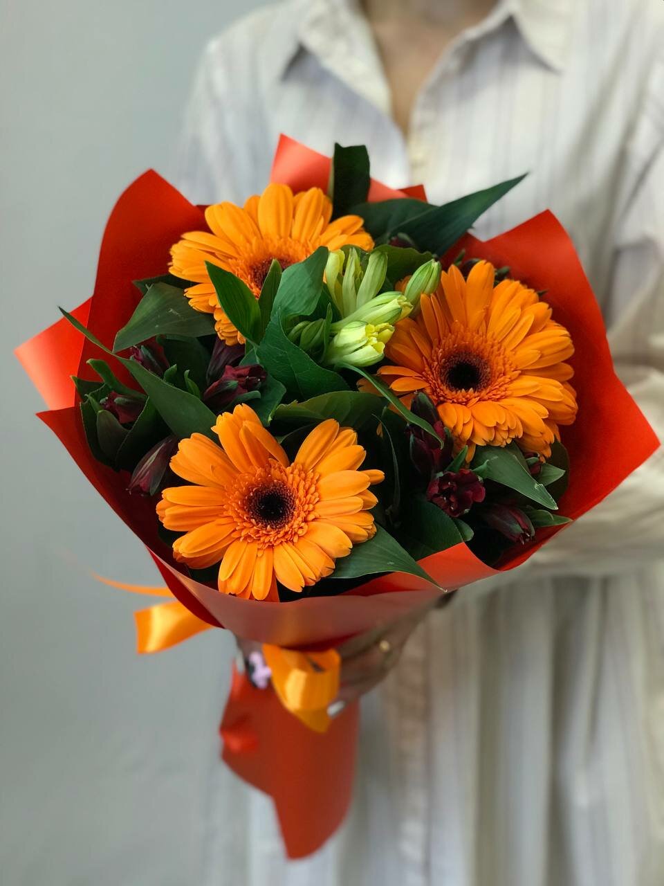 Букет из гербер и альстромерий «Марс» - S (до 30 см)