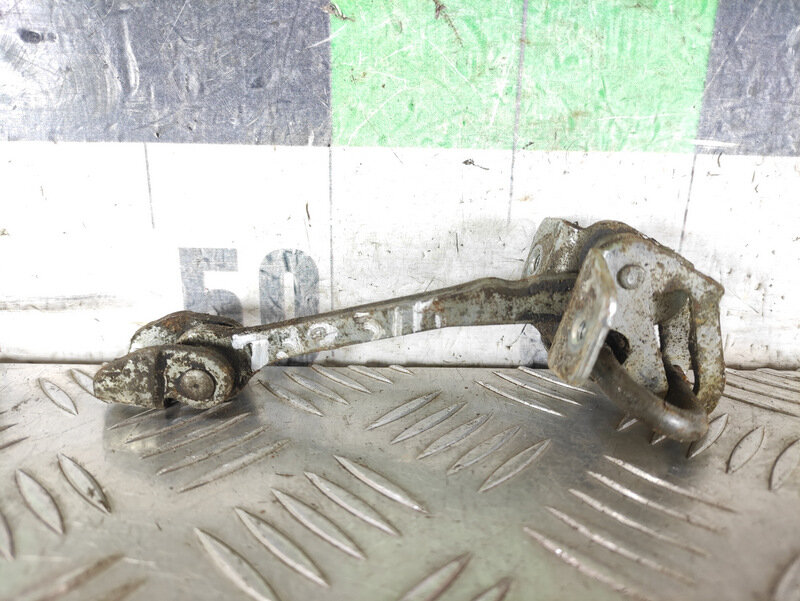 Ограничитель двери задний OPEL Omega B 90494807