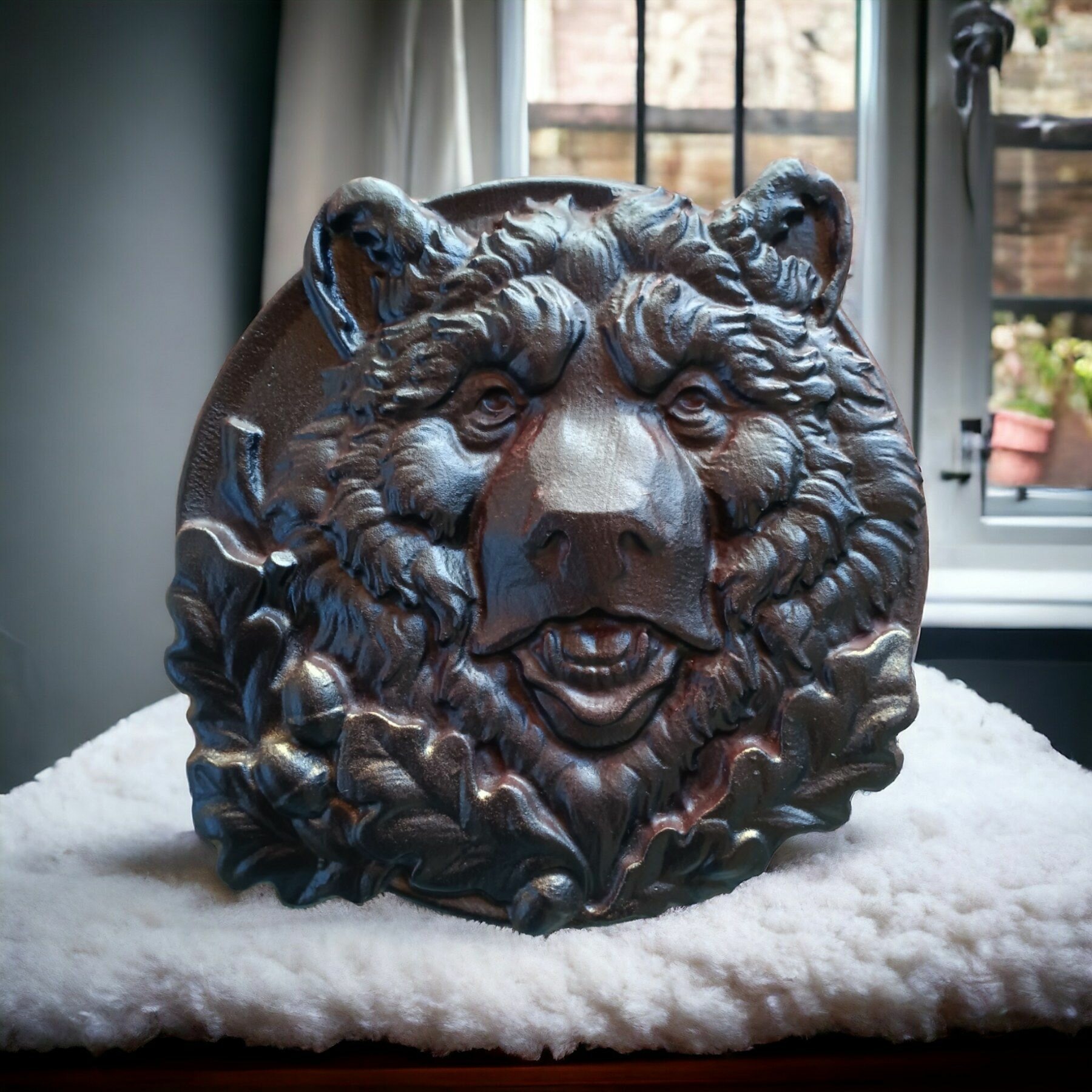 Панно на стену Медведь, звери. Гипс. Декор для дома, барельеф Мишка, для интерьера. Скульптор, лепка из гипса.