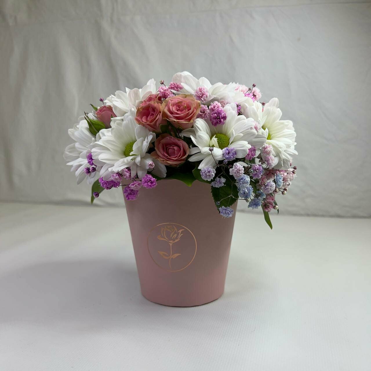 Букет в стаканчике Роза с хризантемой