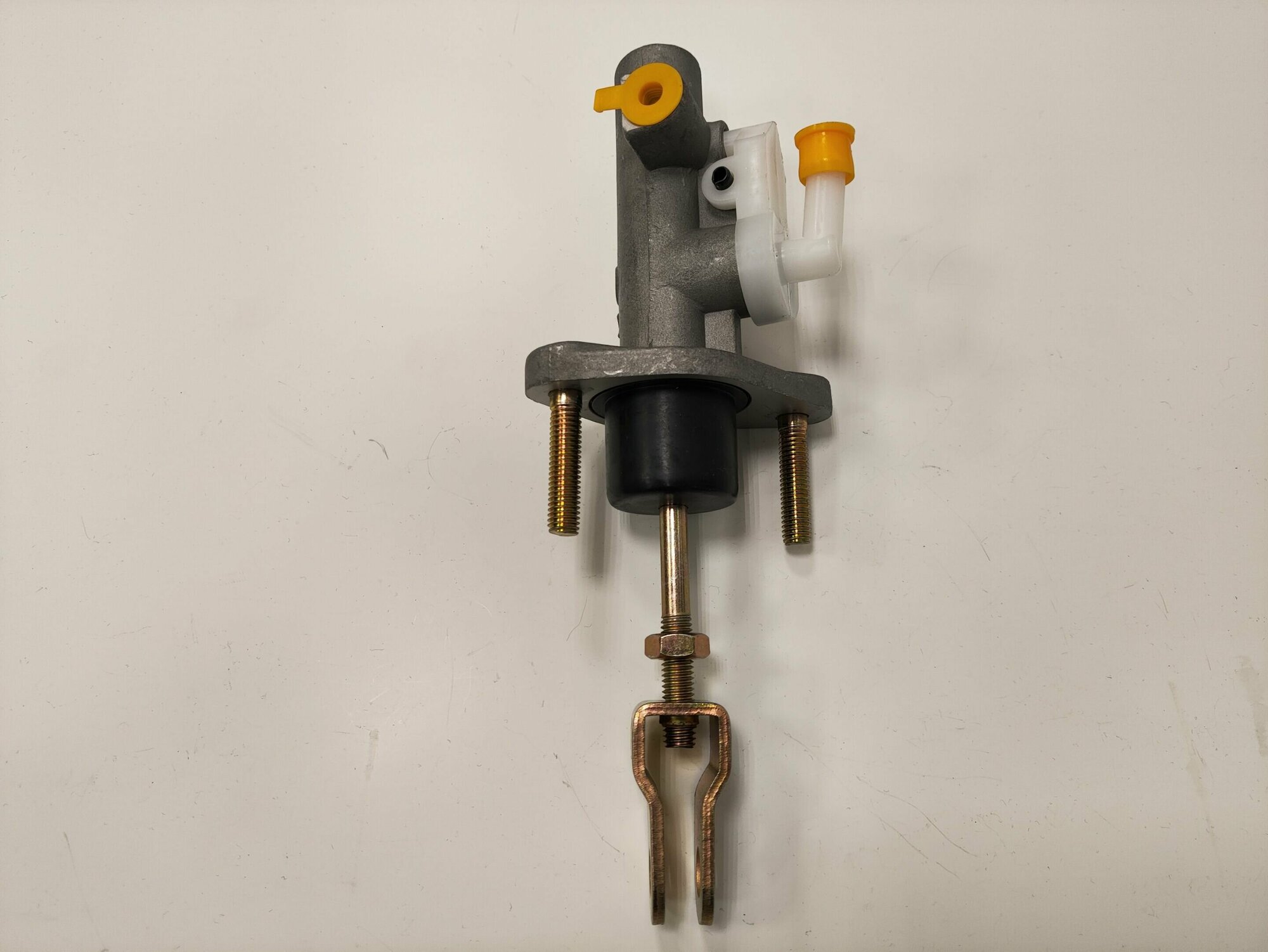 Цилиндр сцепления главный Lifan Solano (620) [1.8 16V 5МТ седан] B1608100