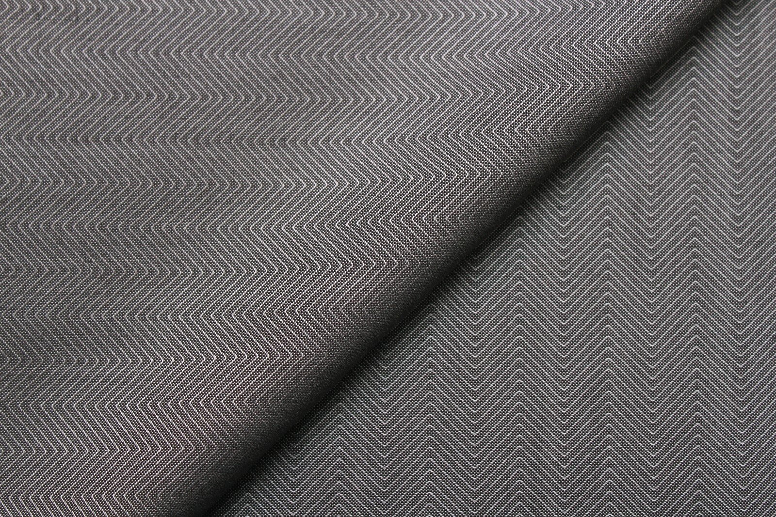 Ткань костюмная серая в продольную полоску ёлочку, ш156см, 0,5 м