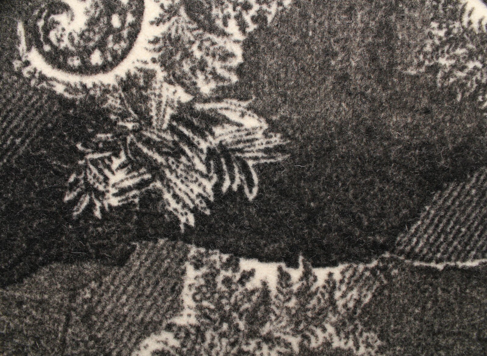 Ткань пальтовая с черно-серым узором по молочному фону, ш147см, 0,5 м