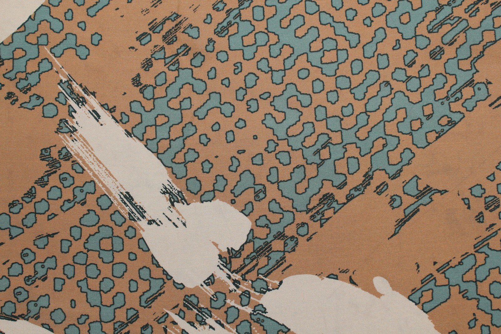 Ткань Шёлковый креп-атлас бежево-карамельный с узором мятного цвета, ш136см, 0,5 м