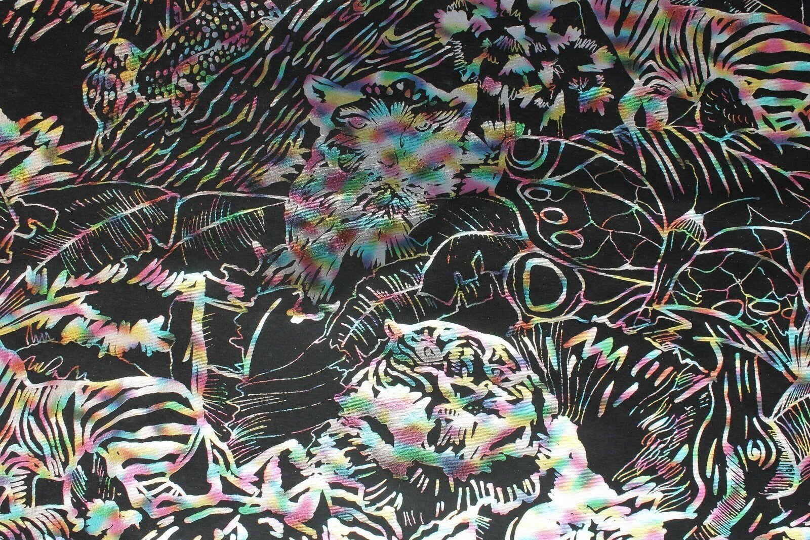 Ткань Трикотаж-хлопок стрейч с голографическим напылением на чёрном фоне, ш136см, 0,5 м