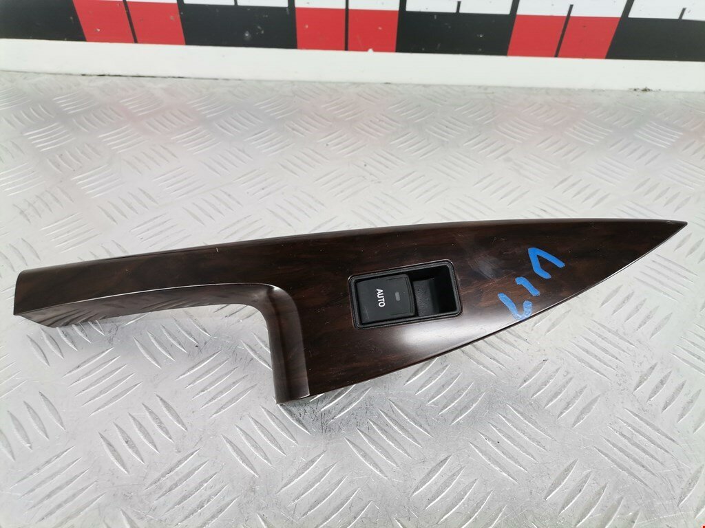 Кнопка стеклоподъемника Toyota Venza 1 848100T010 арт. 1405711
