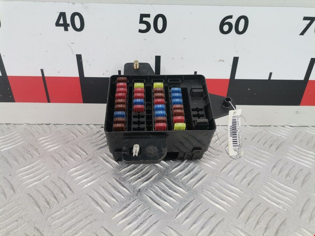 Блок предохранителей SsangYong Rexton 1 (Y200) 82110-08000 арт. 242221