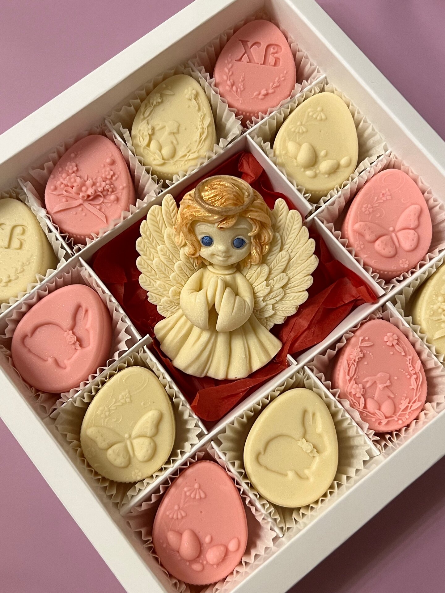 Шоколадные яйца "Набор №60- 12 яйц и ангел", белый шоколад, ручная работа