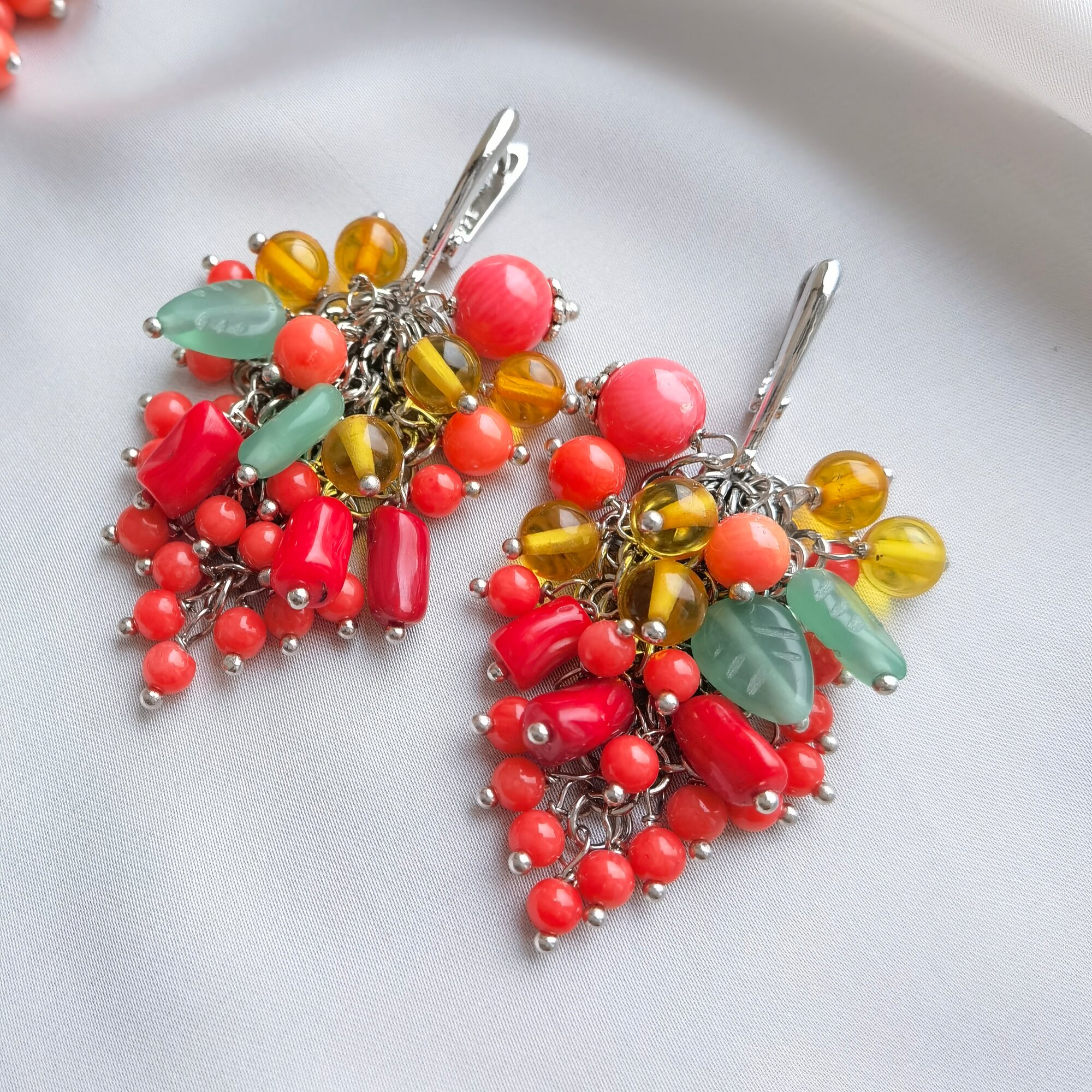 Серьги, коралл, нефрит, янтарь