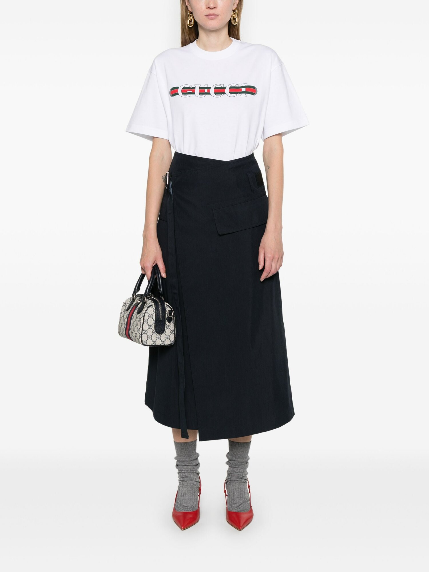 Футболка GUCCI, размер 40, бежевый/белый — фото 1