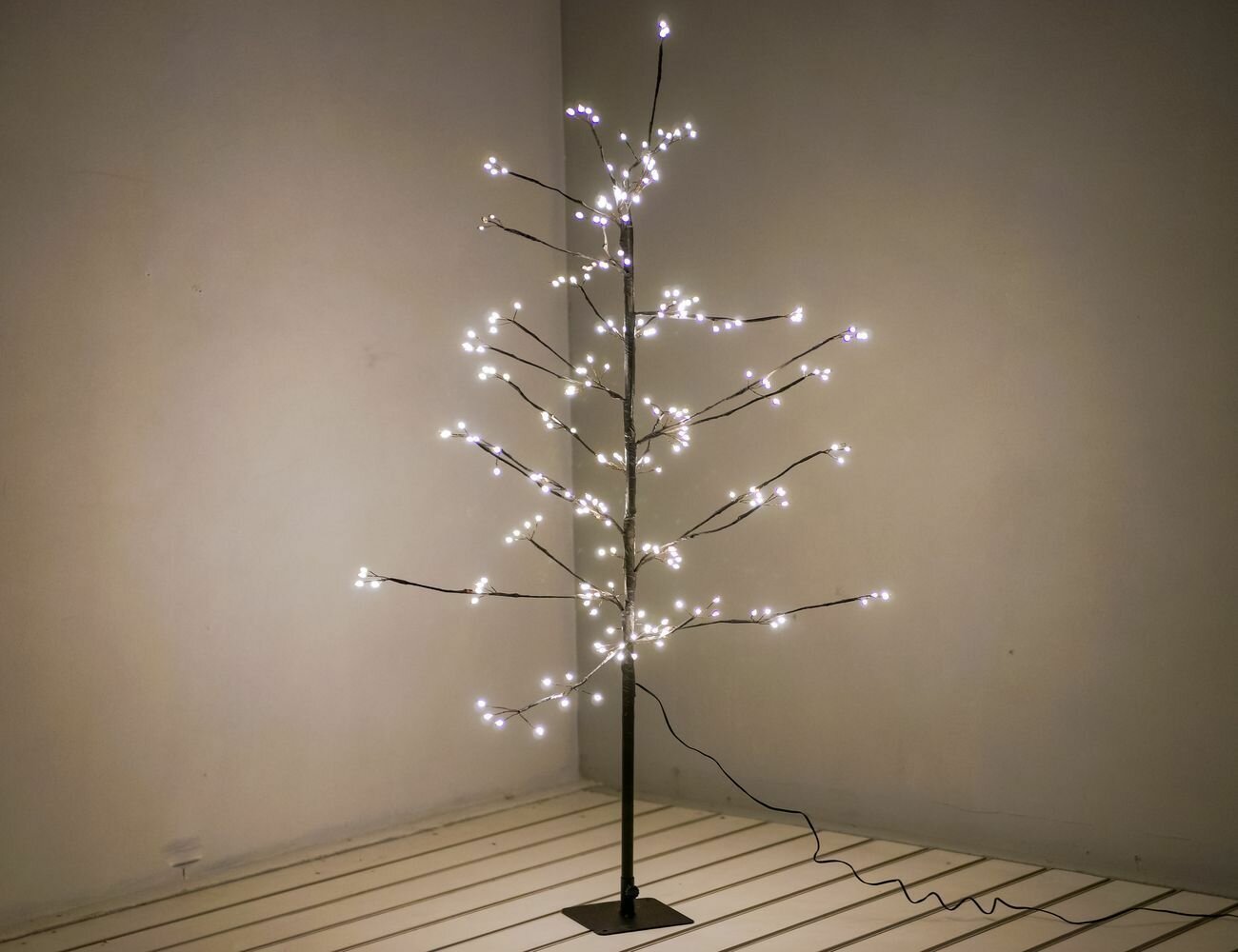 Декоративное светящееся дерево, 240 тёплых белых LED-огней, 120 см, таймер, Koopman International