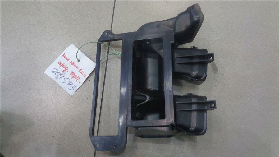 Воздуховод торпедо от Nissan Primera P11 1995-2002