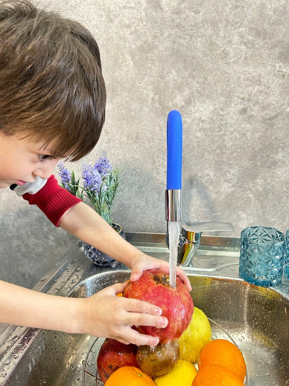 Смеситель для кухни из латуни с гибким изливом Vieir V073521-N цвет синий/хром