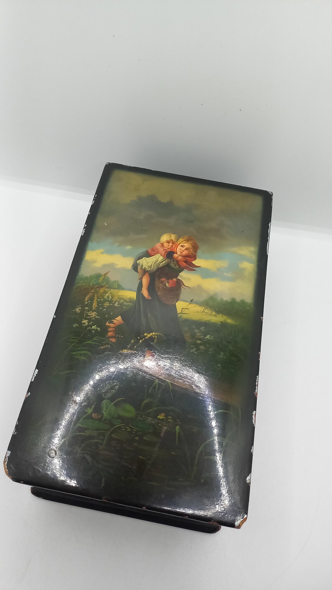 Шкатулка с росписью Дети убегают от грозы винтажная советская, папье-маше, СССР