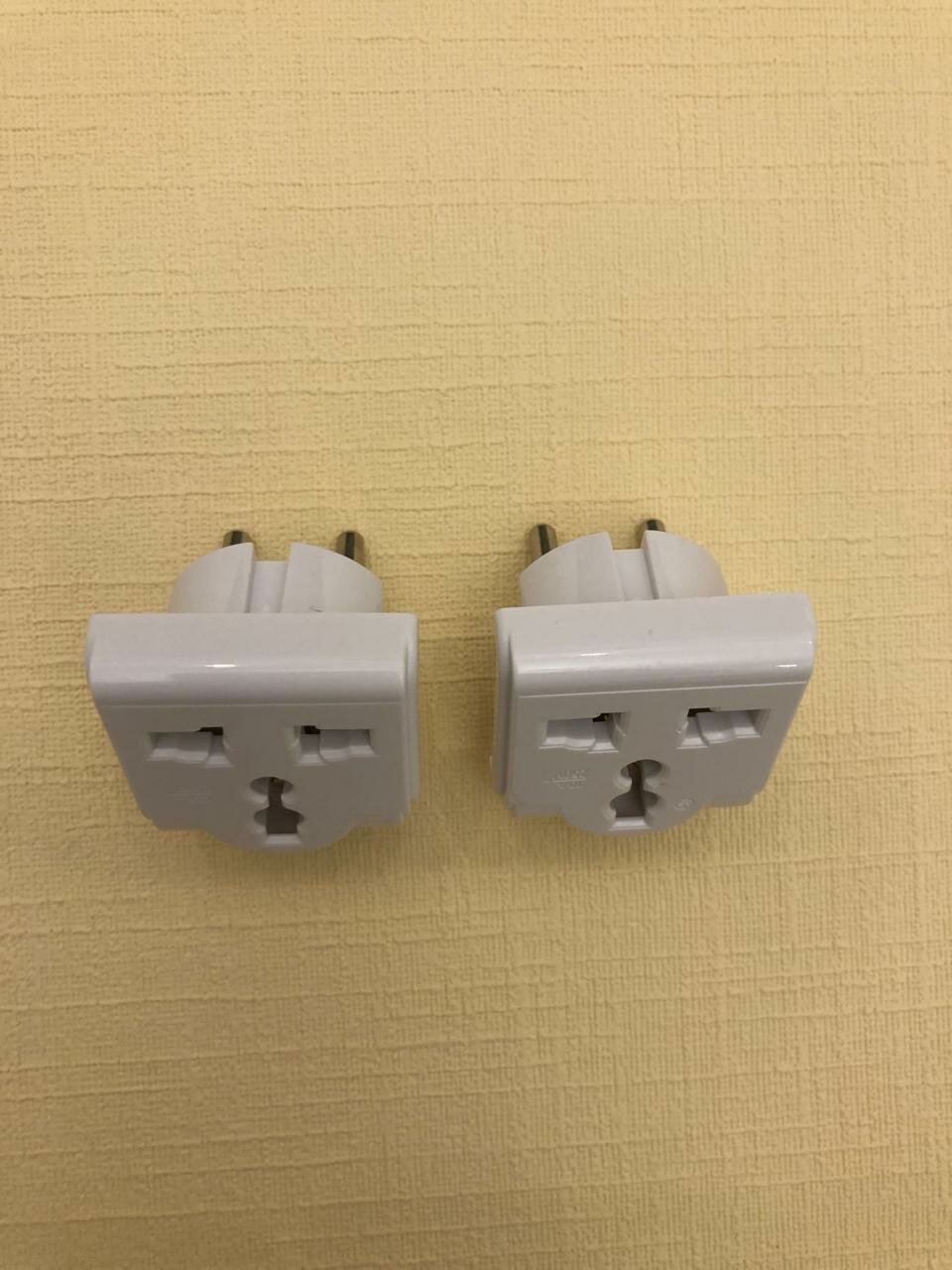 Адаптер REXANT 11-1011, для электроники, "квадрат", сетевой, переходник ( компл. 2 шт.) С защитными шторками от детей